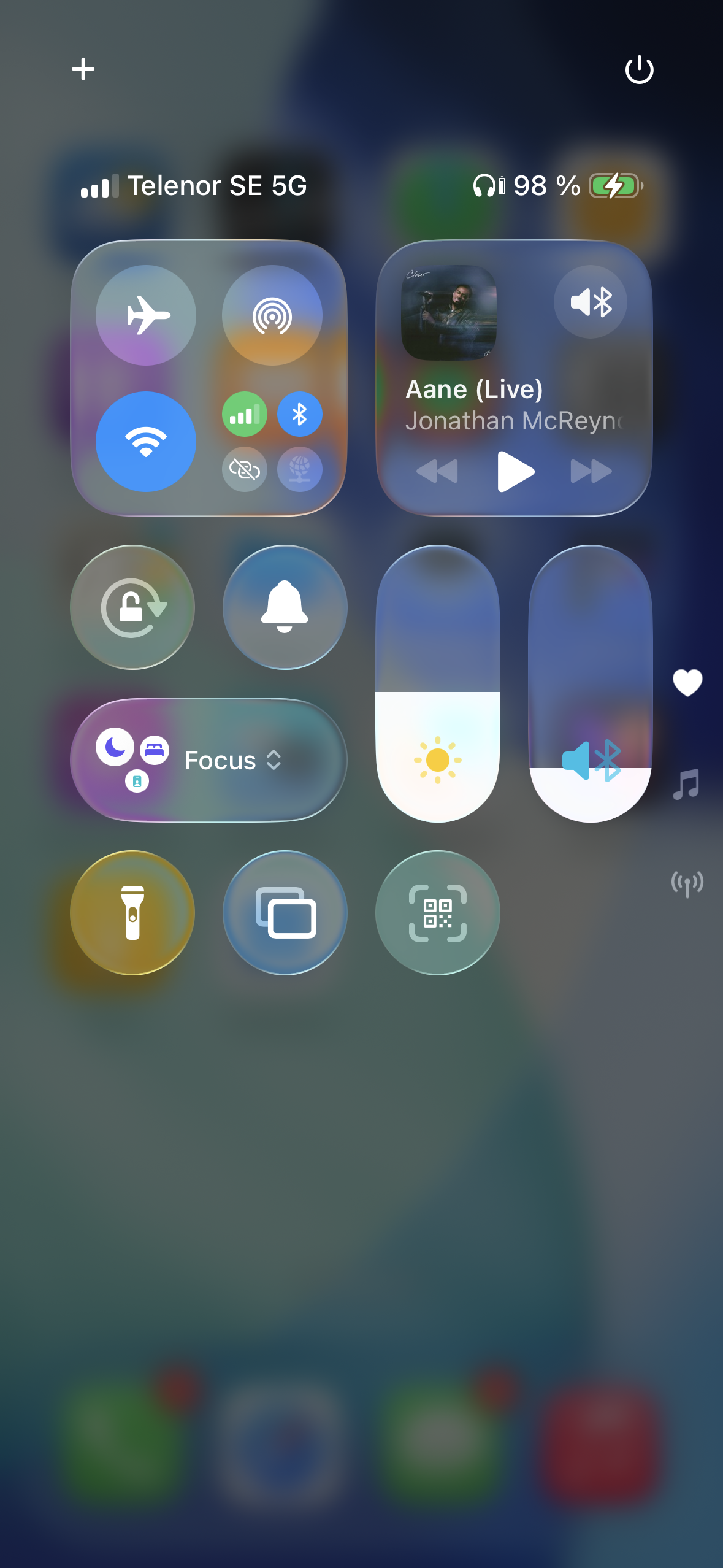 Using a Windows 365 Cloud PC via a USB-C connected iPhone | just ...